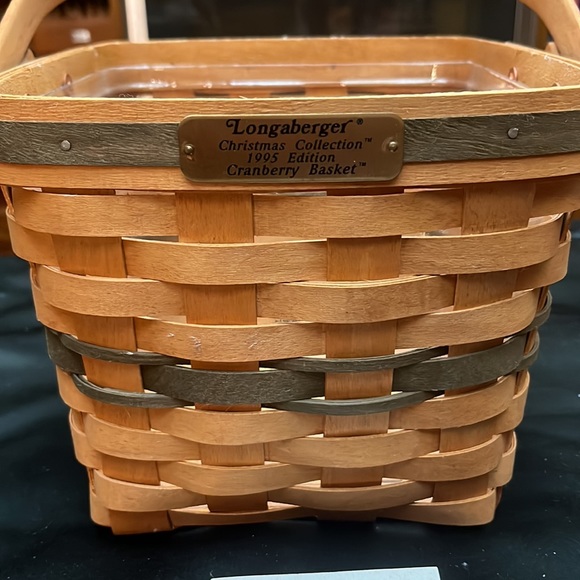 Longaberger | Kitchen | Vintage 995 Longaberger Christmas Edition Berry ...
